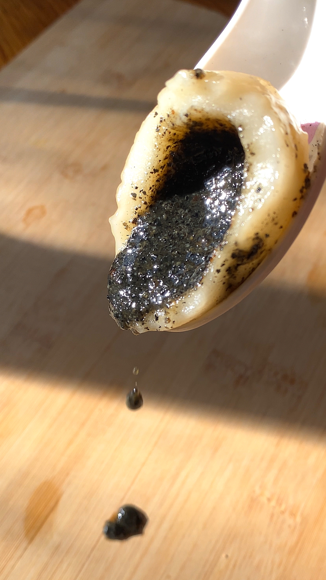 Black Sesame Soup Dumpling: 黑芝麻汤圆 - Eatalier